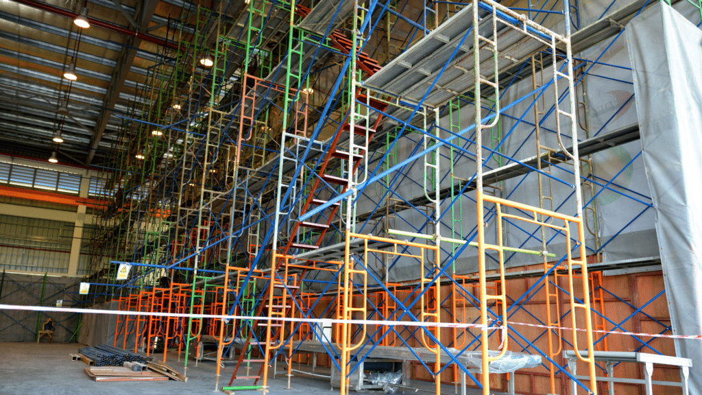 Why Use Indoor Scaffolding? - Hi Point Access